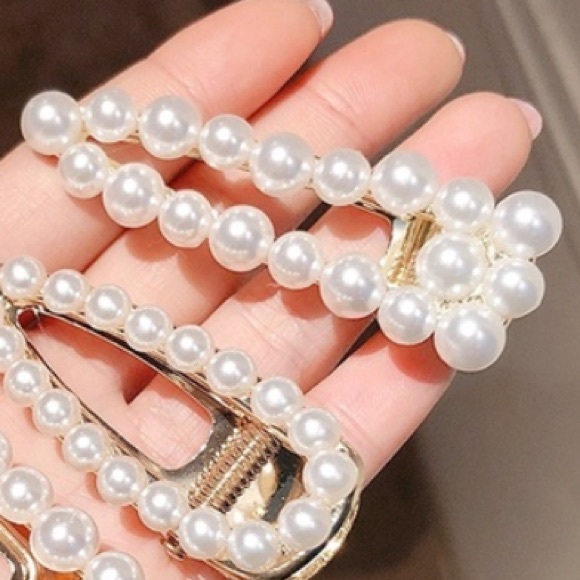 Accessories | Nwt Glamour Big Pearl Hair Barrette Runway Style | Poshmark